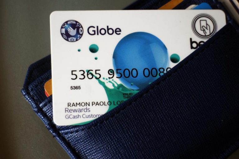 Globe outs P150 GCash Mastercard w/tap-to-pay support in LRT, MRT - revü