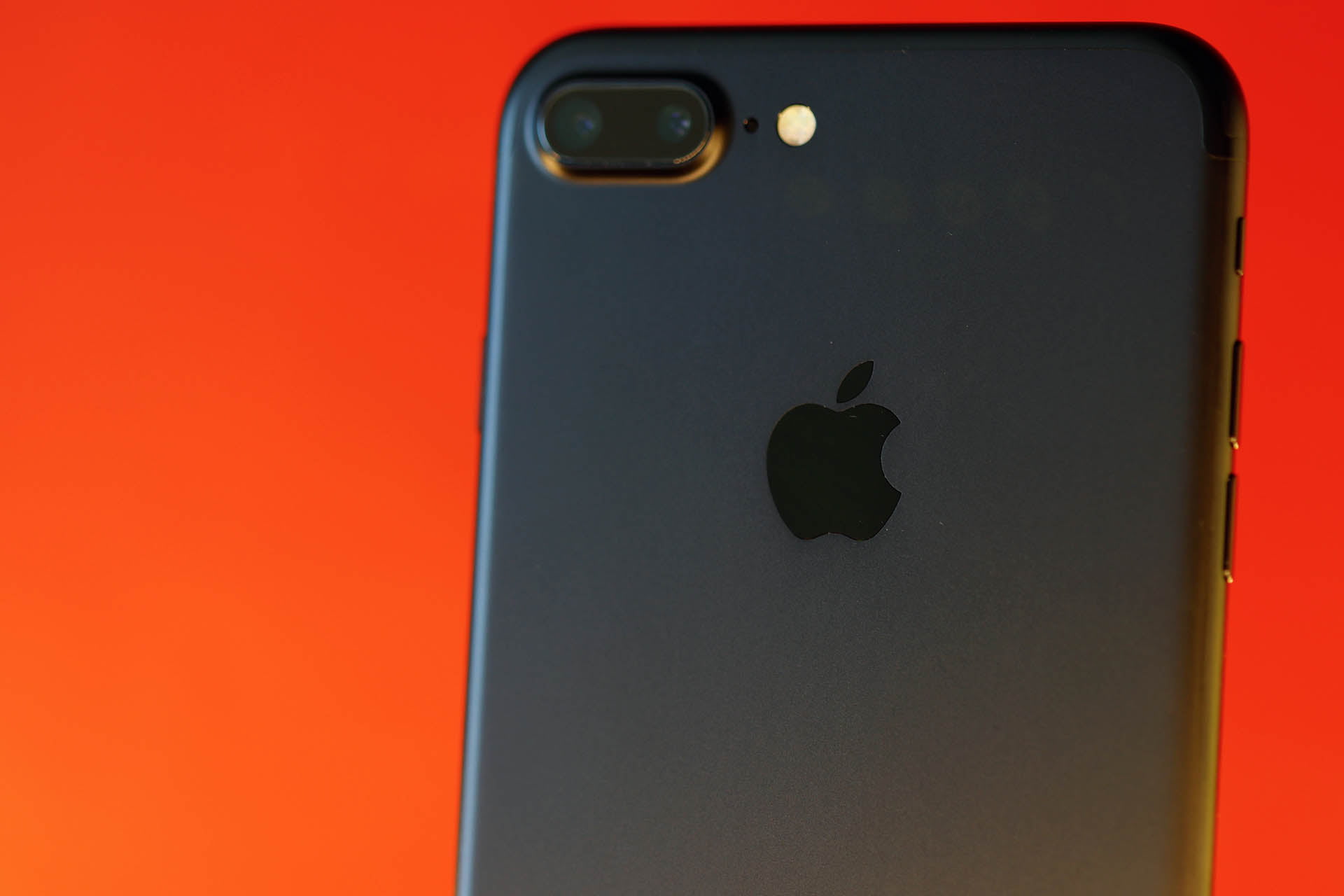 Smart iPhone 7, iPhone 7 Plus postpaid plans revealed - REVU Philippines