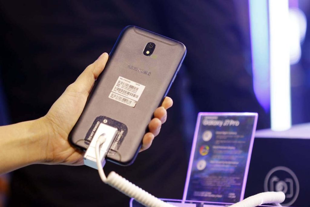 Samsung Galaxy J7 Pro quick review: Midranger with pro features