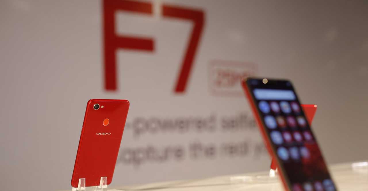 OPPO F7 with 25MP selfie camera spotted at Philippine mall - revü