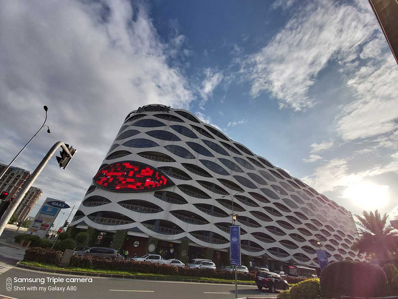 Huawei Nova 5T vs Samsung Galaxy A80: Which shines brighter? - revü