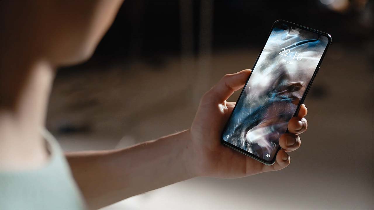 World's best-performing midrange, flagship phones in Aug 2020 - REVU ...